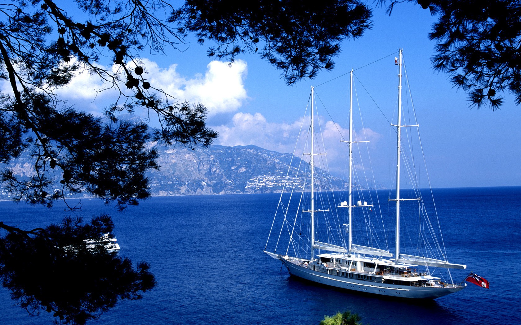 Yacht ATHENA, Royal Huisman | CHARTERWORLD Luxury Superyacht Charters